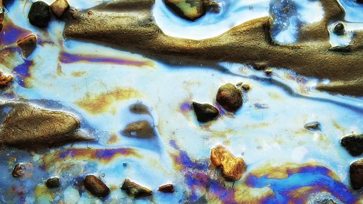 Fingerprint and weathering characteristics of crude oils after an oil ...