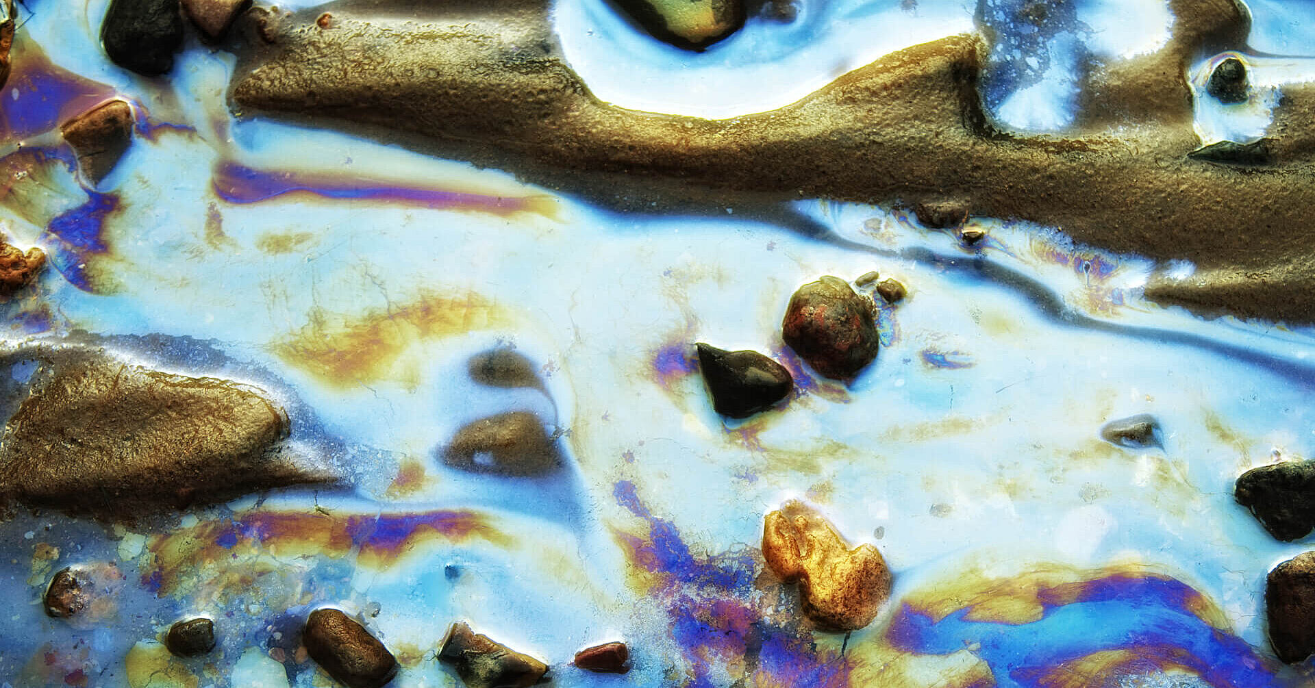 Fingerprint and weathering characteristics of crude oils after an oil ...